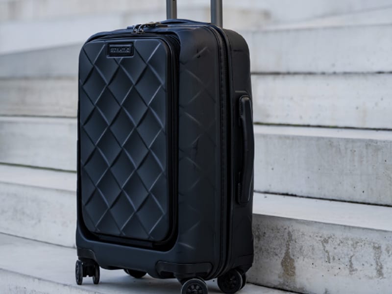 STRATIC suitcases - stylish and environmentally conscious travel